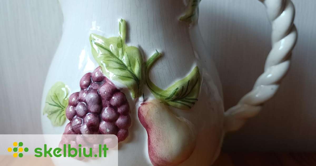 Daug metų turintis,labai gražus ąsotis - Skelbiu.lt