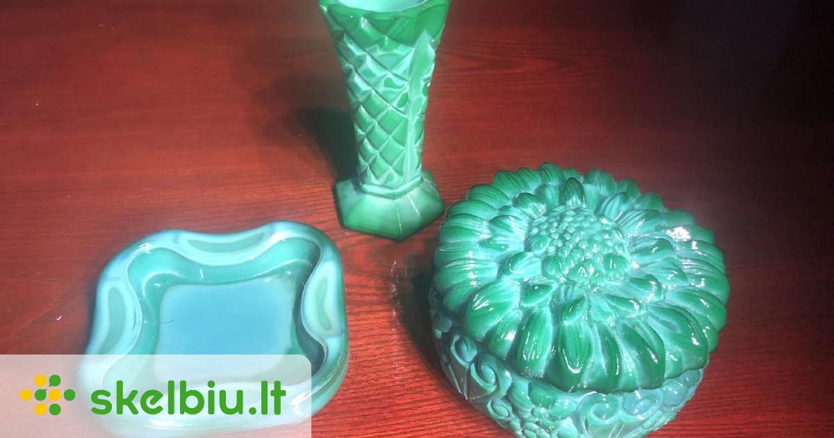 Čekiškas vintažinis malachito stiklas - Skelbiu.lt