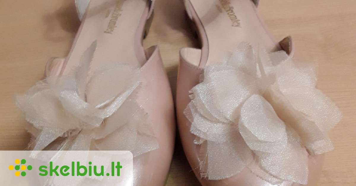 Russell and Bromley pelenų rožės basutės - Skelbiu.lt