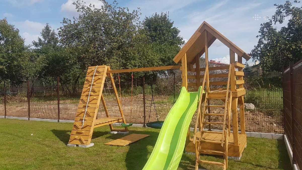 Parduodu vaiku zaidimo aikstele - Skelbiu.lt