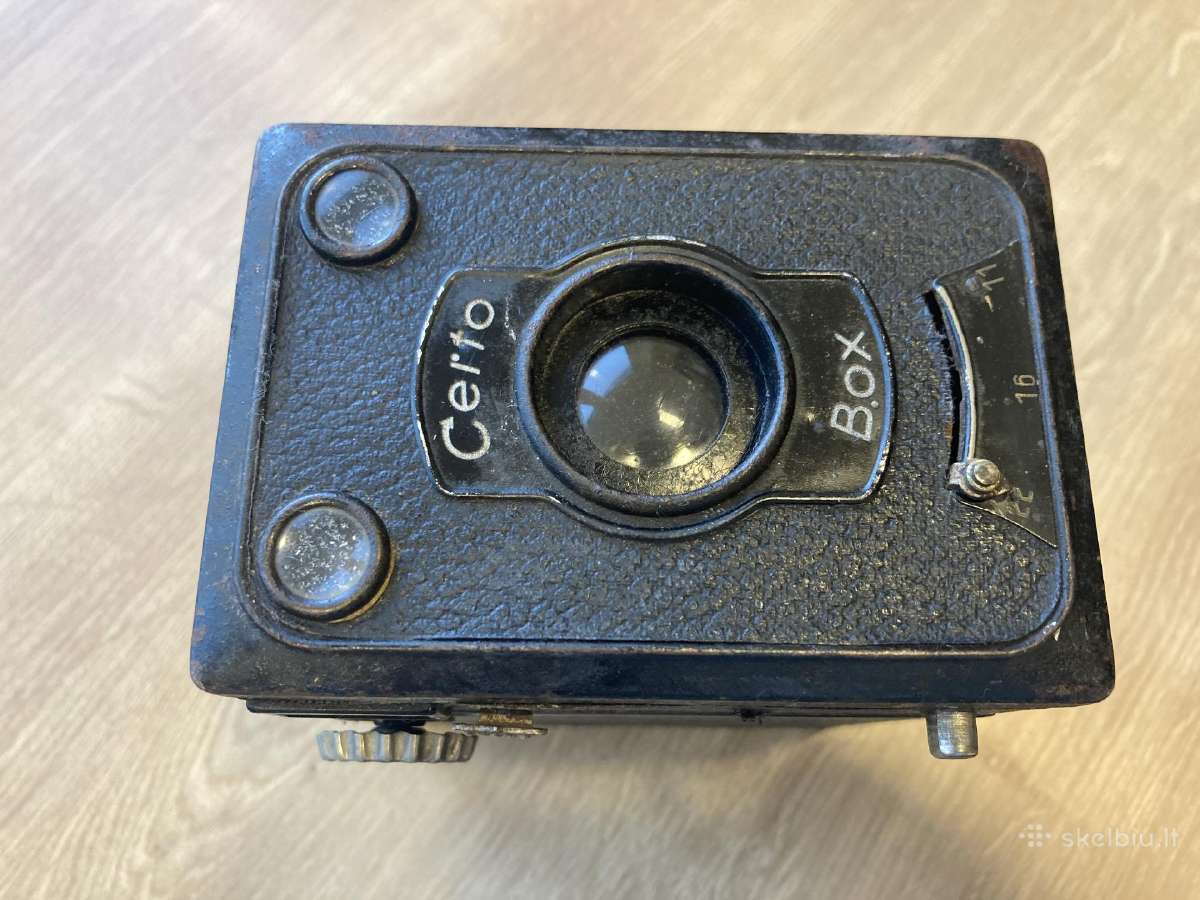 Parduodu 1935m. foto kamerą “Certo box. - Skelbiu.lt