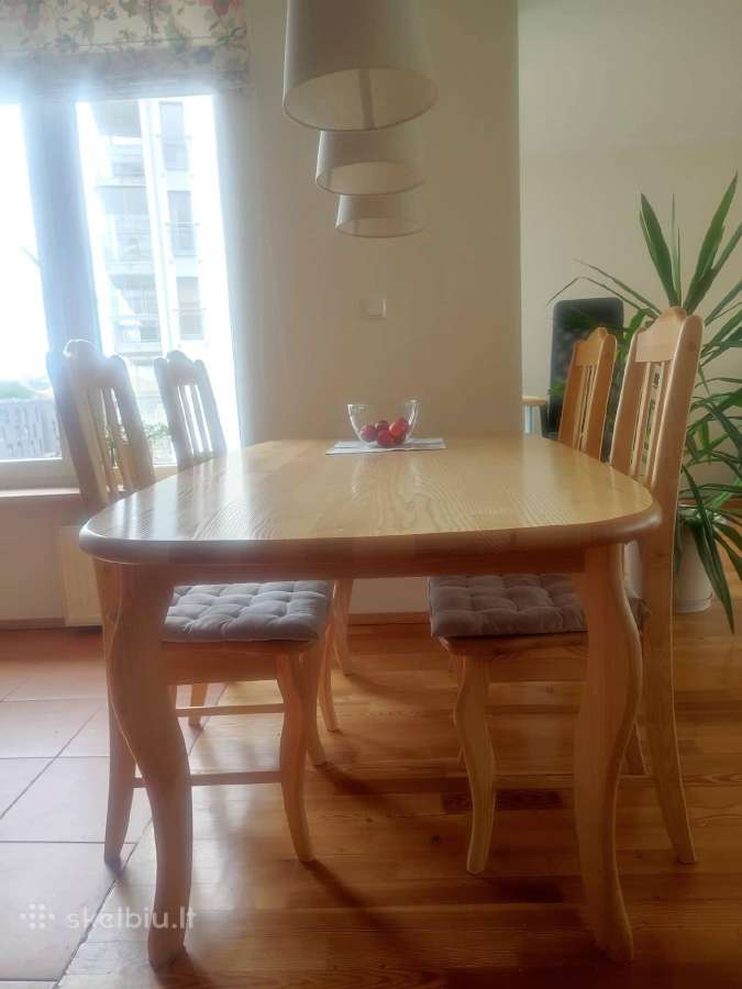 Valgomasis stalas su kėdėmis - Skelbiu.lt