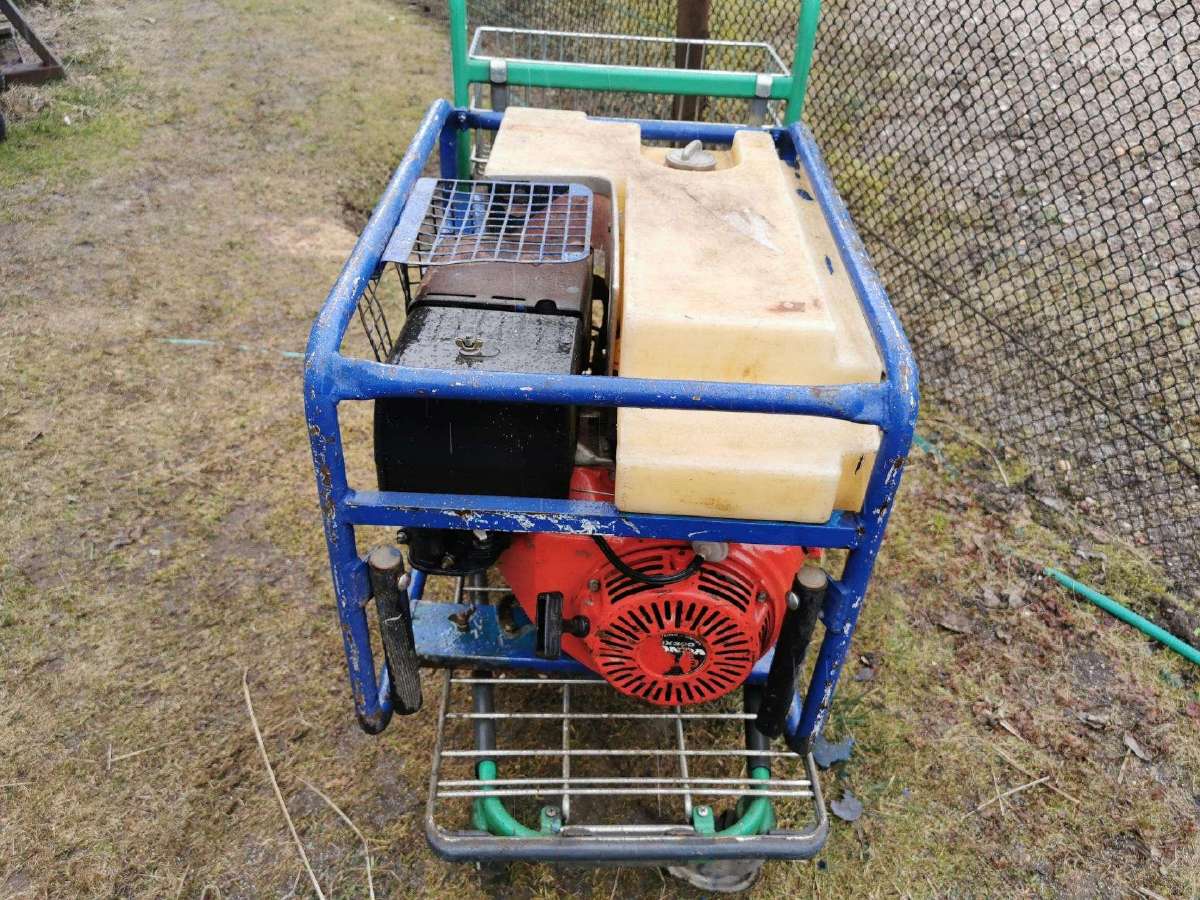 5 kw trifazis generatorius su Honda varikliu - Skelbiu.lt