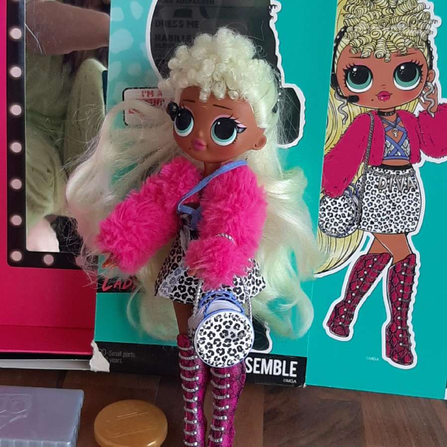 Lėlė lol omg lady diva su dėže - Skelbiu.lt