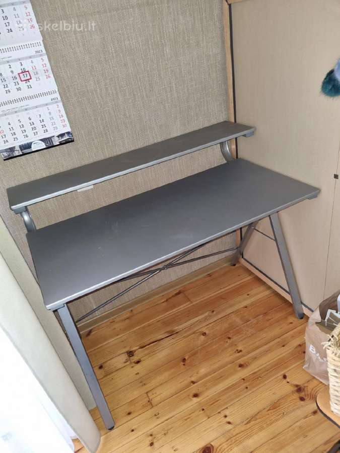 Kompiuterinis darbo stalas aliumininis 30eur - Skelbiu.lt