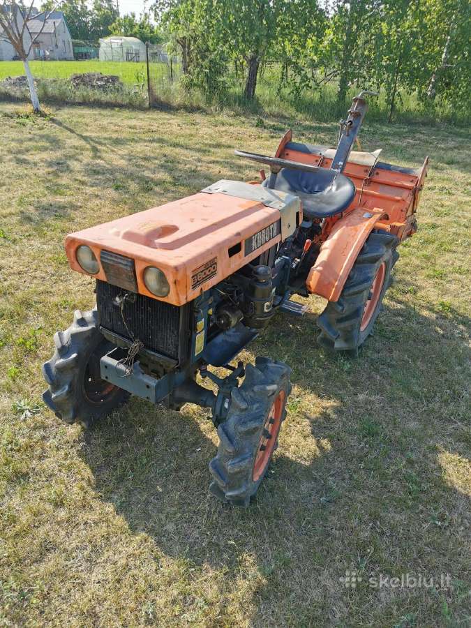 Kubota b6000 4x4 traktoriukas su freza. - Skelbiu.lt