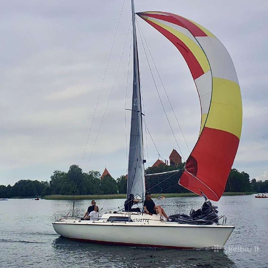 25 pėdų jachta Trakuose - Skelbiu.lt