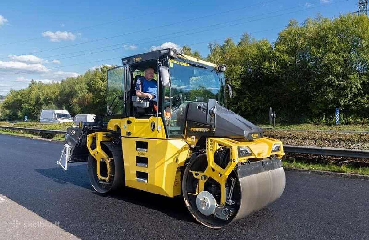 Vibro volo ir Mini ekskavatoriaus operatorių - Skelbiu.lt