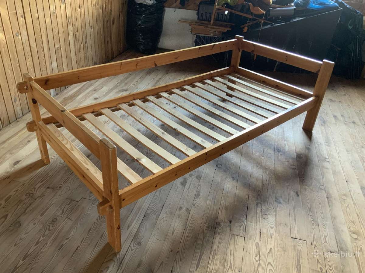 Medinės lovos ( turime 2vnt) - Skelbiu.lt