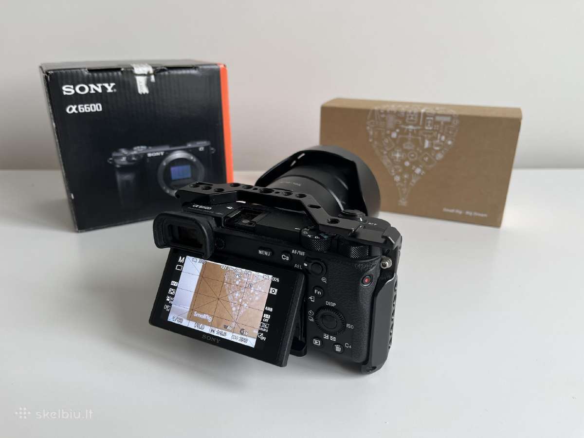 Sony A6600 su Sony 18-105 F4 ir Smallrig cage - Skelbiu.lt