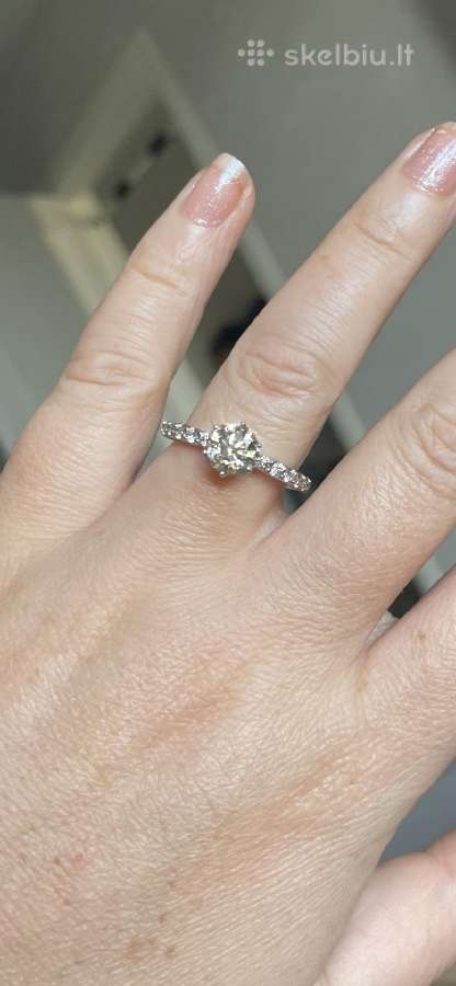 Labai gražus žiedas su deimantais - Skelbiu.lt