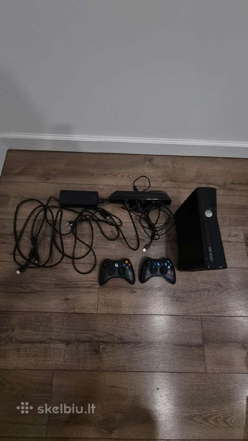 Xbox 360, 2 pulteliai ir kinect - Skelbiu.lt