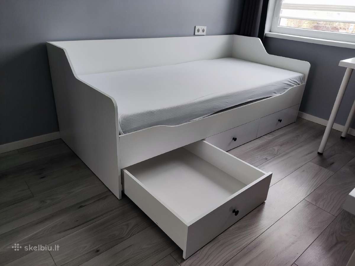 Viengule lova su stalciais - Skelbiu.lt