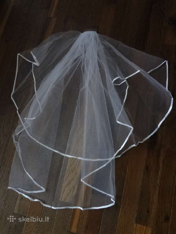 Baltas lengvutis veliumas su uzsegimu - Skelbiu.lt