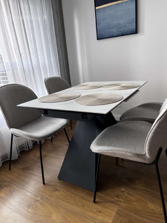 Valgomasis stalas - Skelbiu.lt