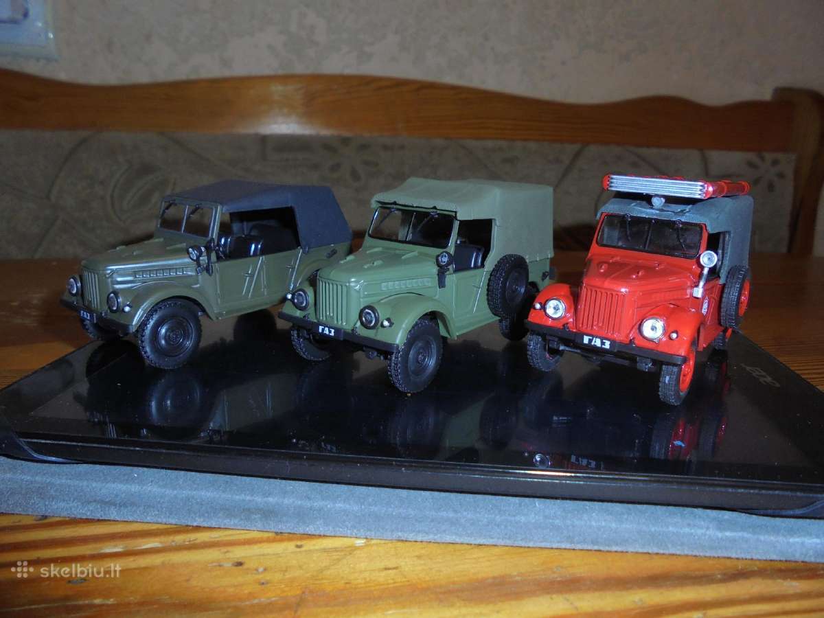 Kolekciniai modeliukai Uaz-452 ir Gaz-69 1/43 - Skelbiu.lt