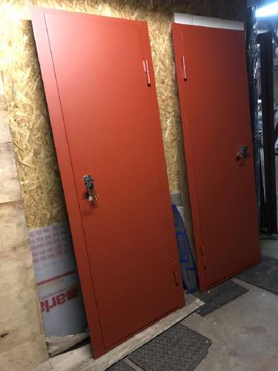 Metalines lauko, rūsio durys, vartai, spynos. - Skelbiu.lt