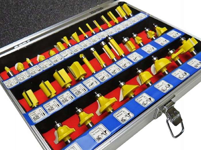 Frezų antgalių medžiui rinkinys 35 vnt + lagaminas - Skelbiu.lt