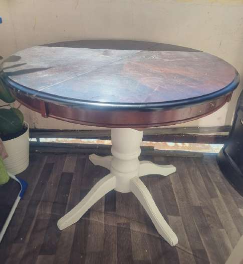 Stalas su kedem komplektas - Skelbiu.lt