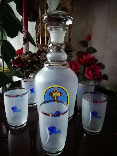 Čekiškas grafinas su taurėm - Skelbiu.lt