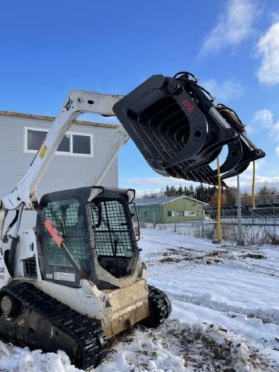 Bobcat mini krautuvo priedai šakes žniples - Skelbiu.lt