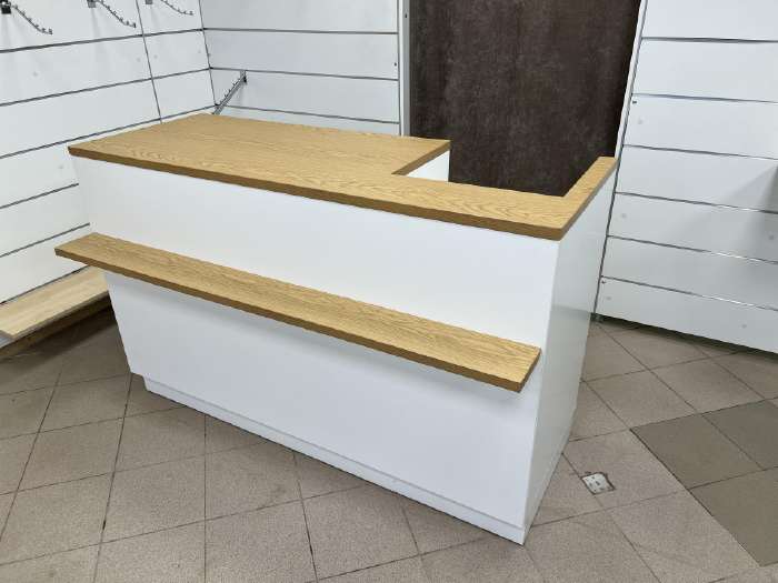 Prekybinis kasos stalas / registratūros stalas - Skelbiu.lt