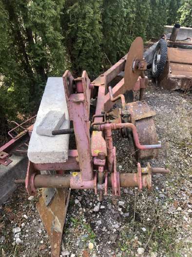 3 korpusų plūgas - Skelbiu.lt