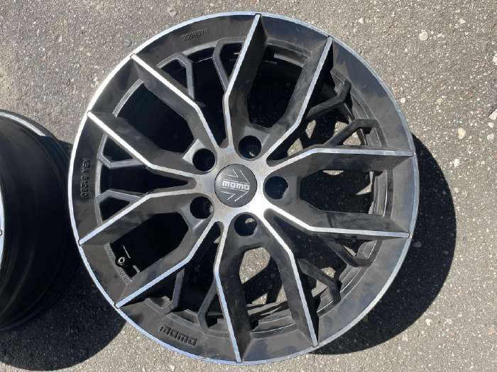 Momo Spider R17 - Skelbiu.lt