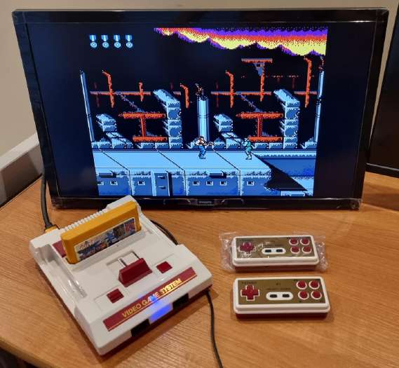 Zhiliton tipo konsolė su Hdmi ir Wireless Gamepad - Skelbiu.lt