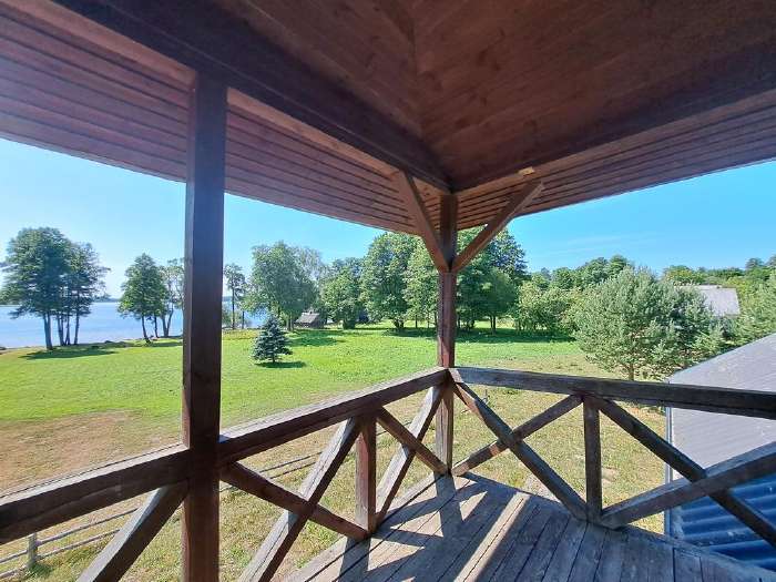 Parduodama sodyba su ežero pakrtante - Skelbiu.lt