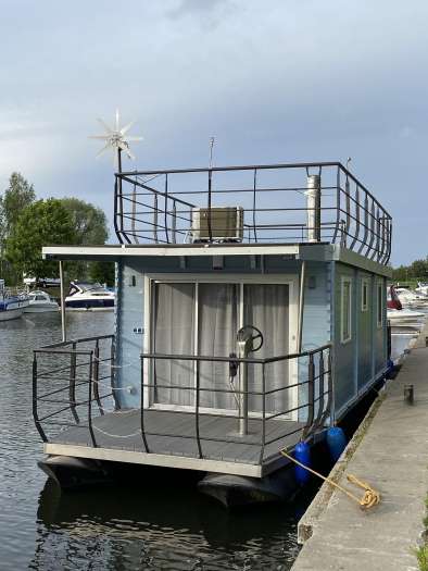 Parduodamas plaukiojantis namas-laivas, houseboat - Skelbiu.lt