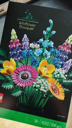 10313 Lego® Icons Laukinių gėlių puokštė - Skelbiu.lt