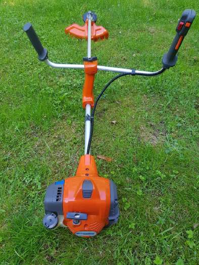 Benzininis trimeris/zoliapjove Husqvarna - Skelbiu.lt