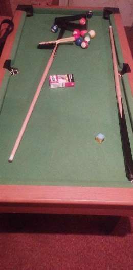 Biliardo stalas.dvi lazdos.kreida.kamuoliukai. - Skelbiu.lt