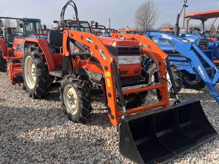 Japoniški mini traktoriai nauja siunta 2025 03 04 - Skelbiu.lt