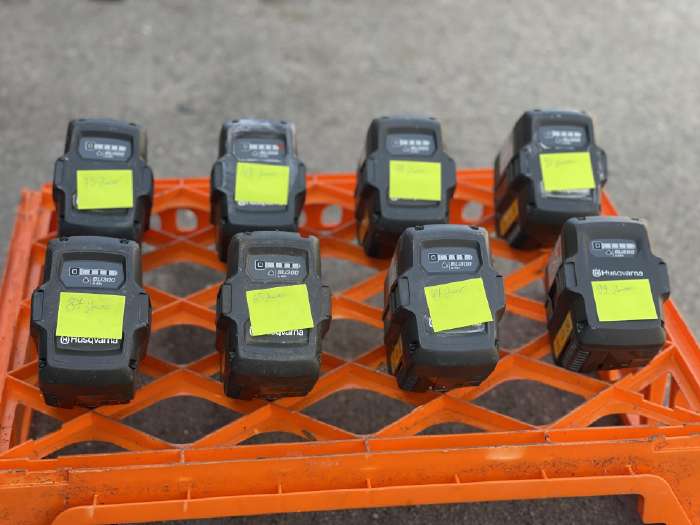 Husqvarna Bli300 + Bli200 + Qc330 - Skelbiu.lt