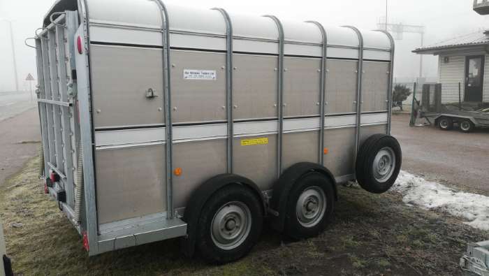 Priekabos lengvuju automobiliu, Priekabos ir puspriekabės | Autoplius.lt