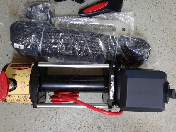 Elektrinė gervė 12v 13500lbs - Skelbiu.lt