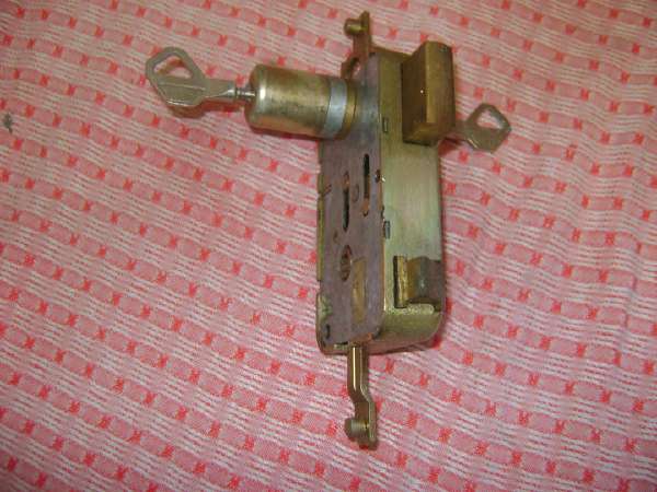 Sgarazo spyna - Skelbiu.lt