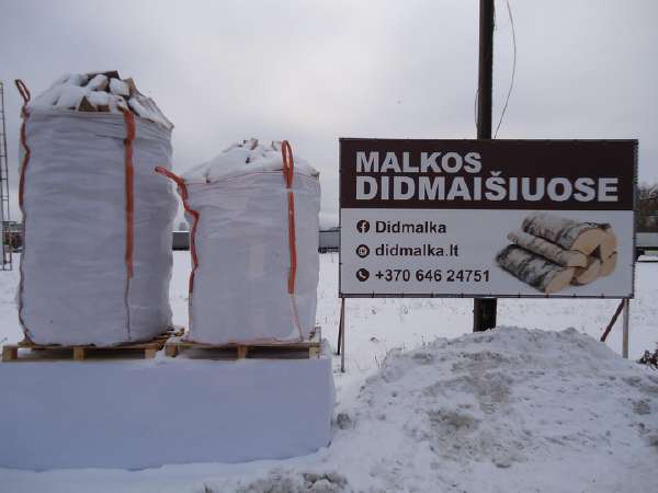 Džiovintos malkos 1,00m3 maišuose 3+1 - Skelbiu.lt