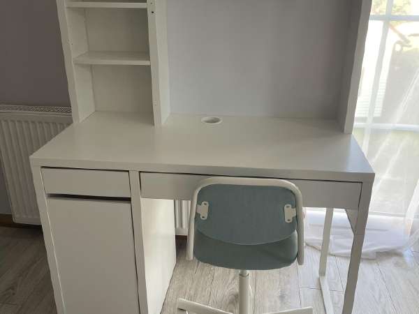Ikea rašomasis stalas su kėde - Skelbiu.lt