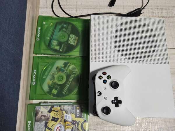 Xbox One konsolė -90€ - Skelbiu.lt