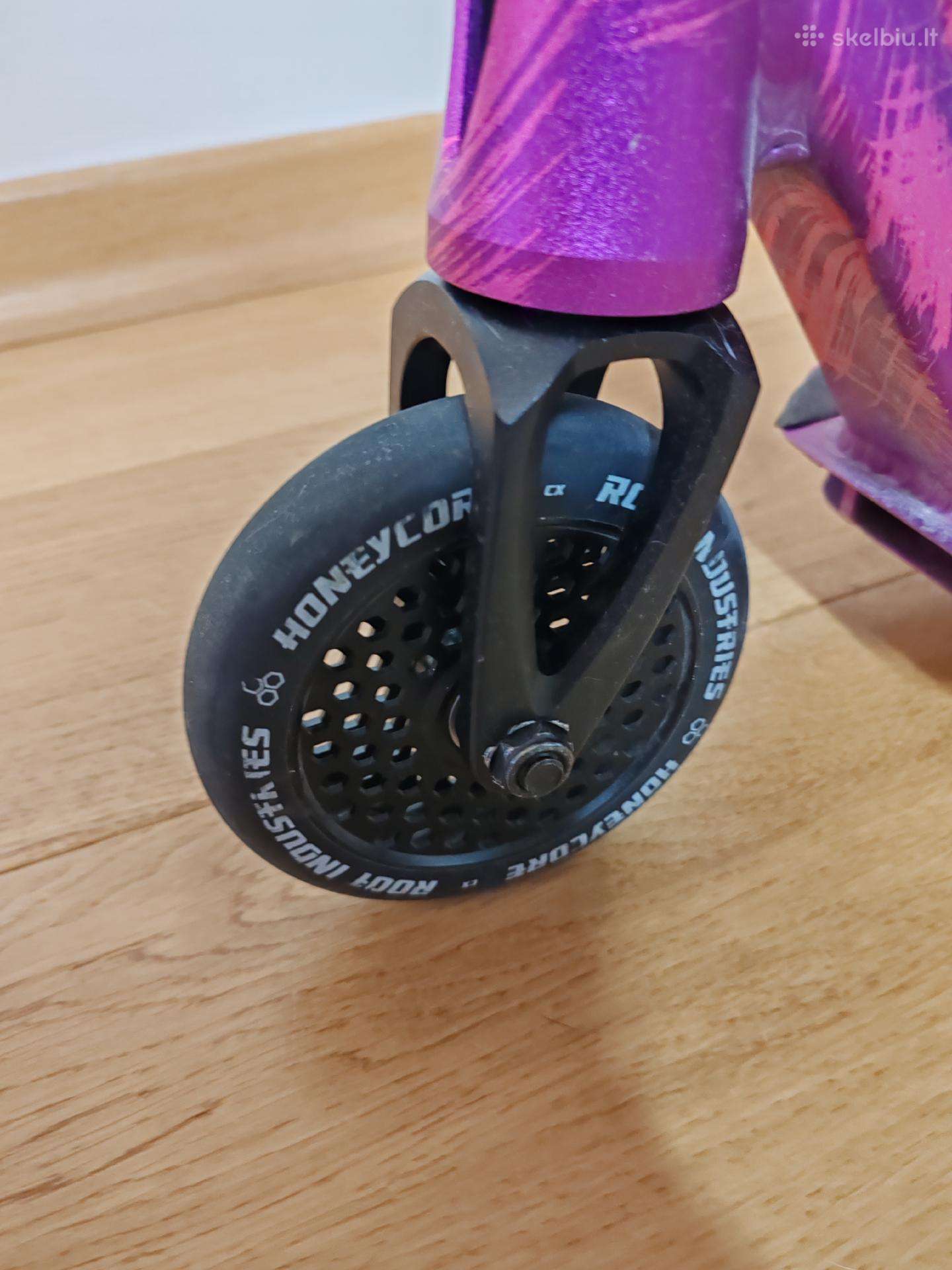 Triukinis paspirtukas Root Industries | A26252998