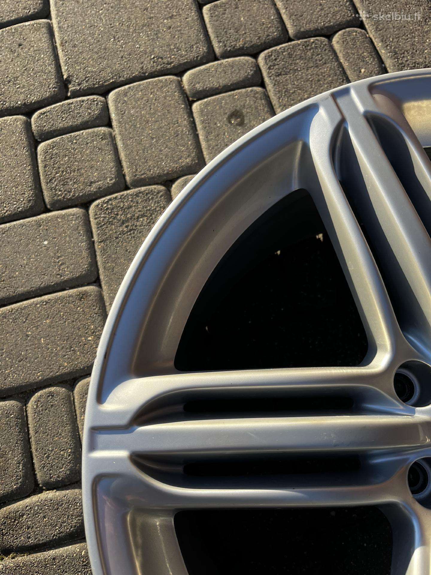 Audi, light alloy, R20 | A27107581