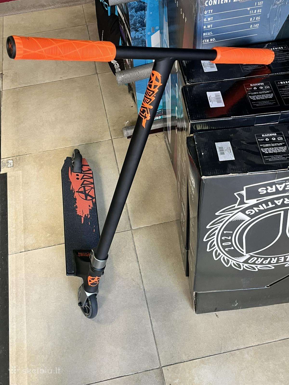 Triukinis paspirtukas Blazer Pro | A27874585