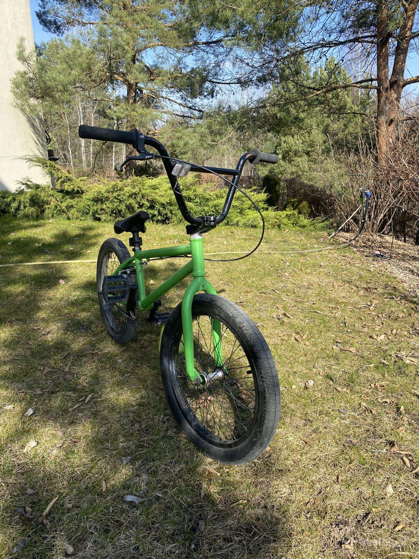 BMX dviratis UNIVERSAL 20″ | A27943665