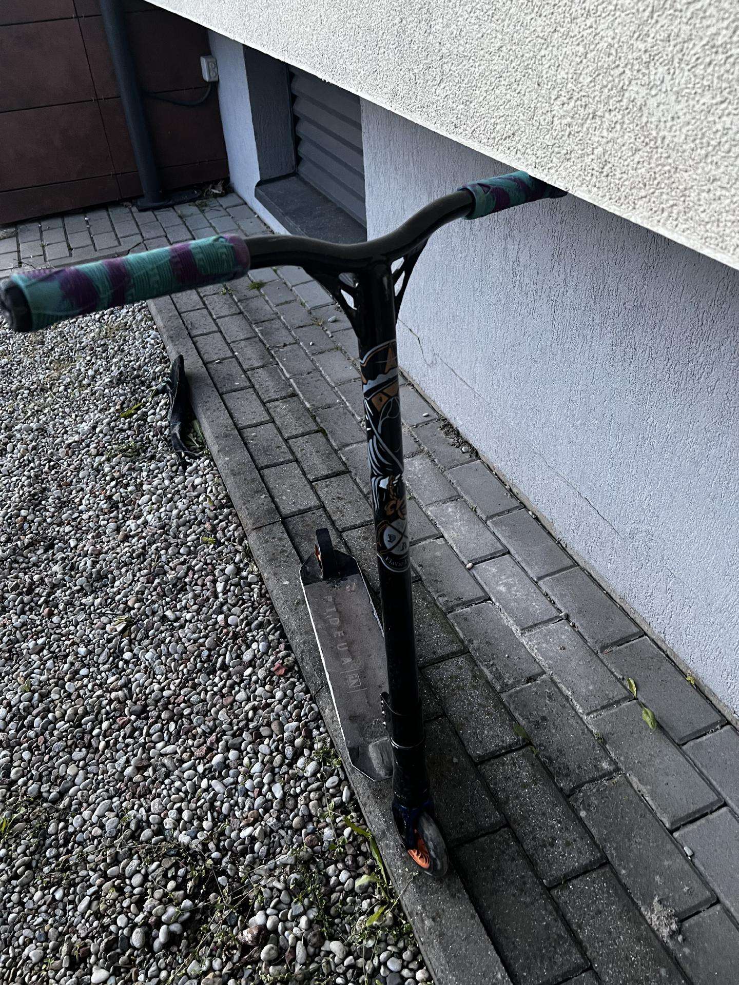 Triukinis paspirtukas -kita- | A28243536