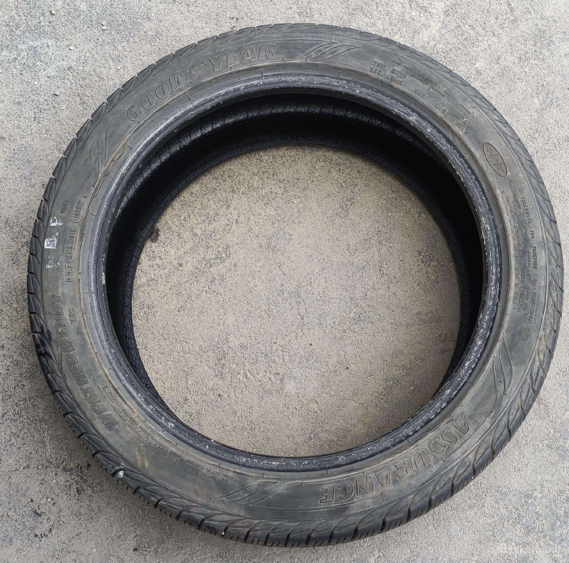 Goodyear, all-season 235/45 R19 | A29021403