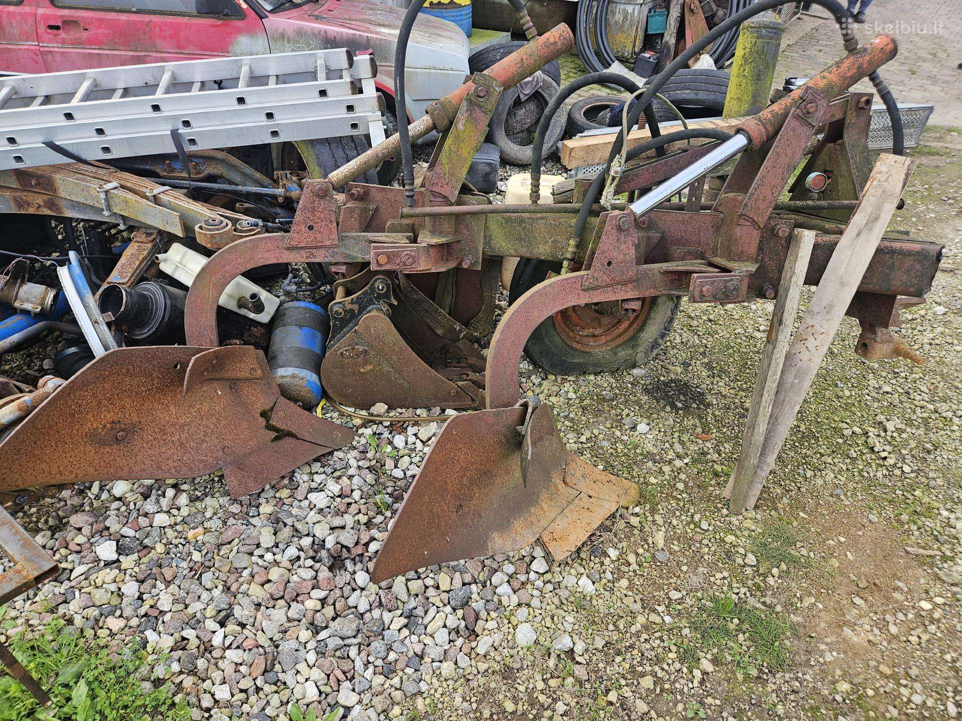 -Kita-, plūgai 2001 m., | A29018843