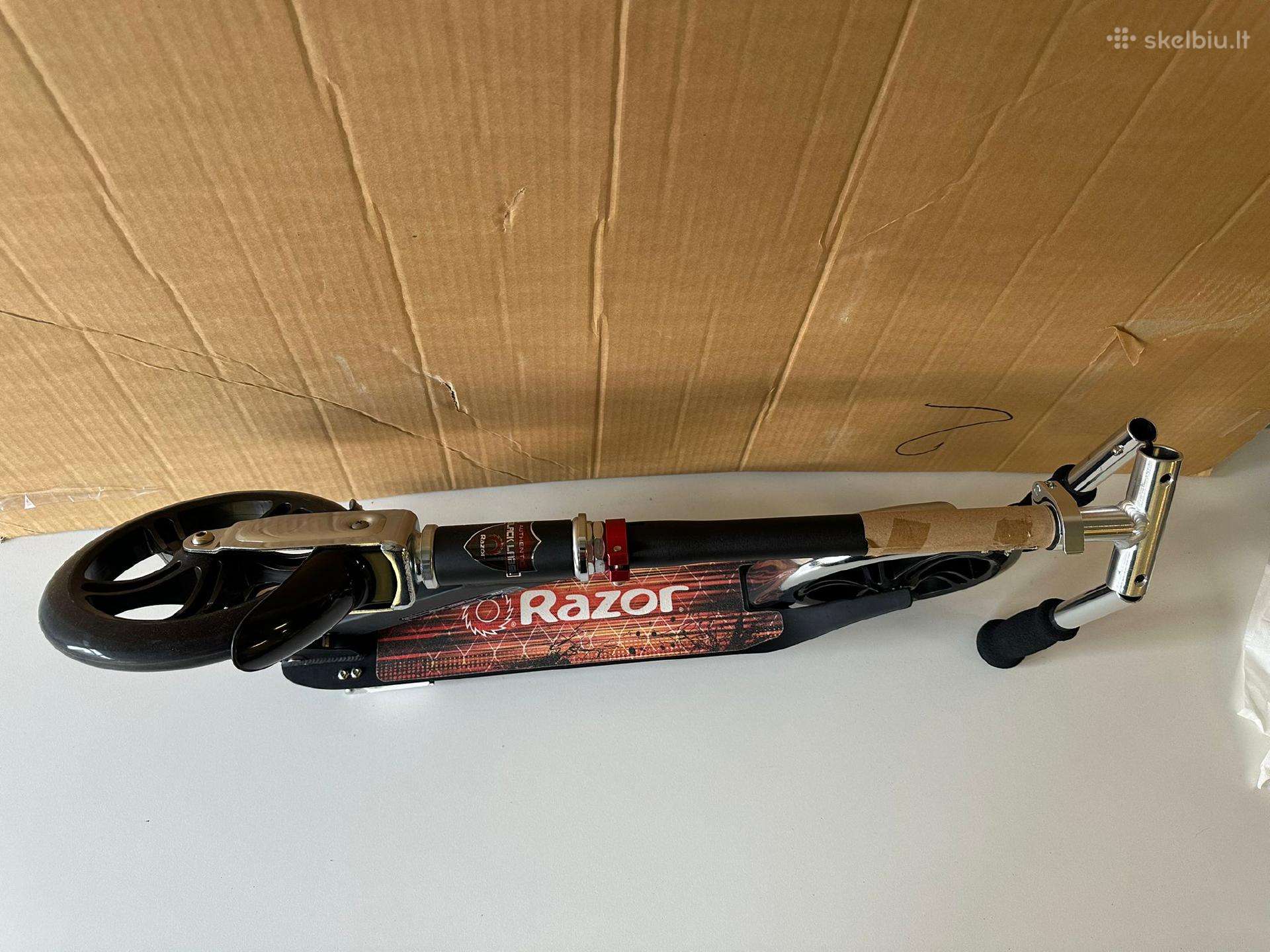 Vaikams paspirtukas Razor | A29135427